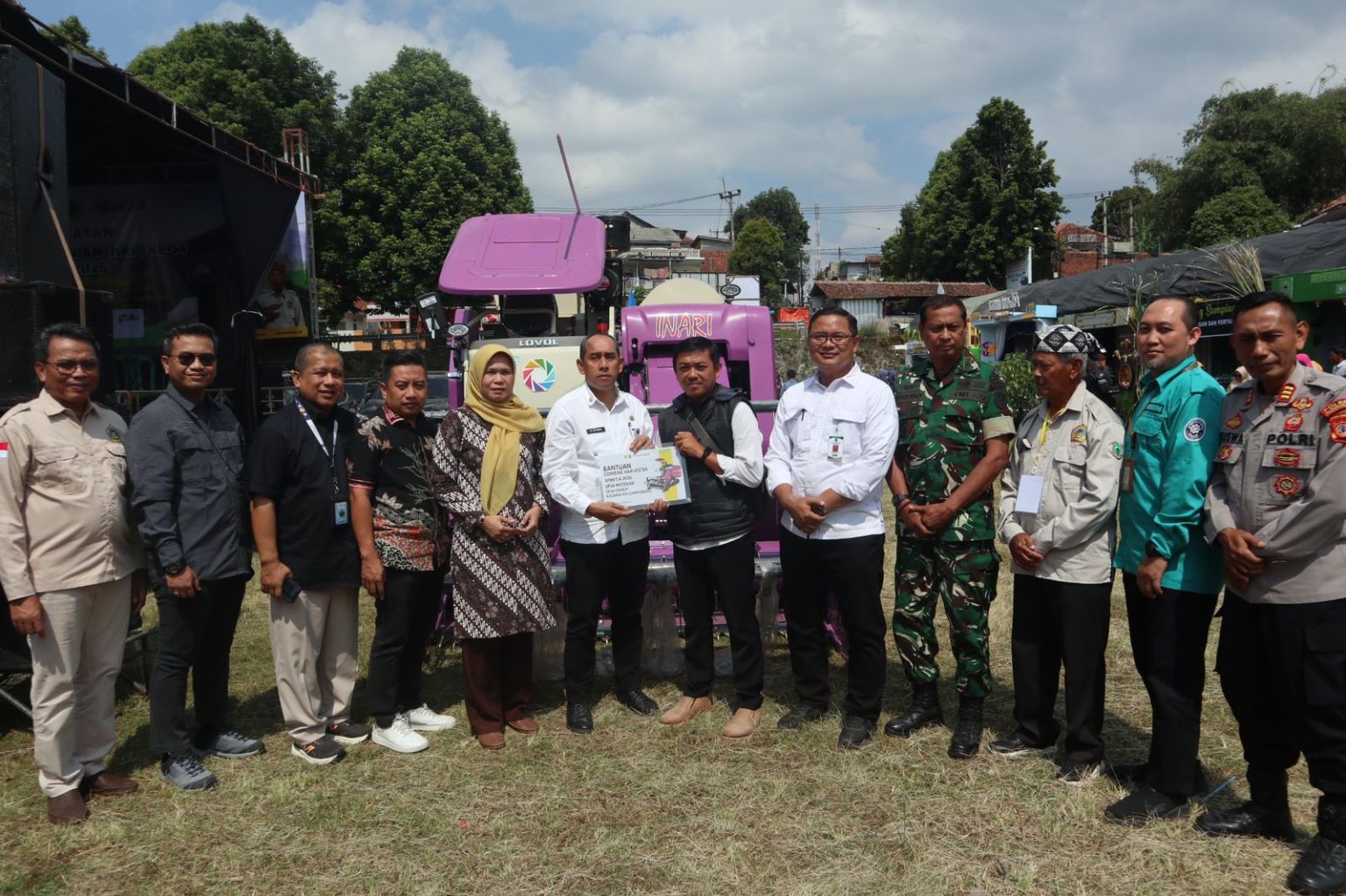 Mengawinkan Tradisi dan Teknologi, Strategi Kuningan Cetak Petani ...